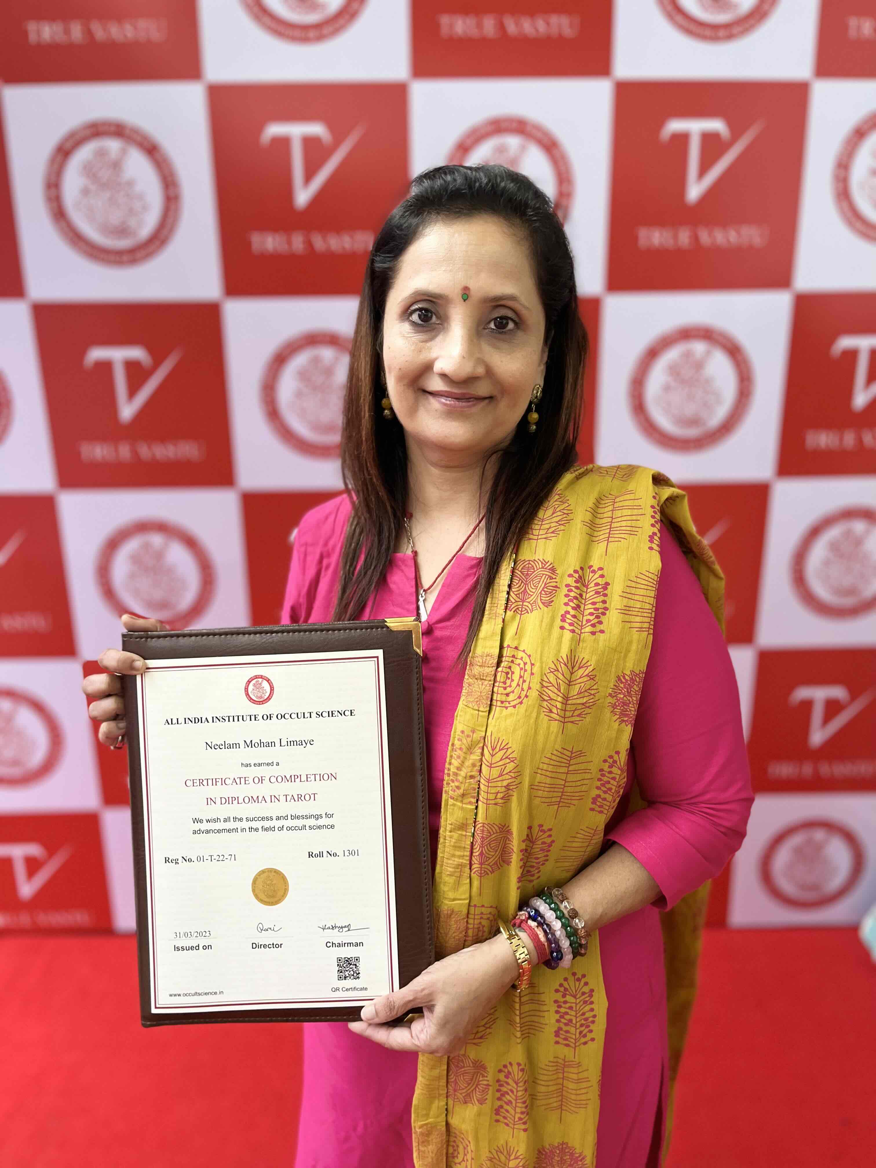 Neelam Mohan Limaye achieved Title of Homemaker from Mumbai | Super ...