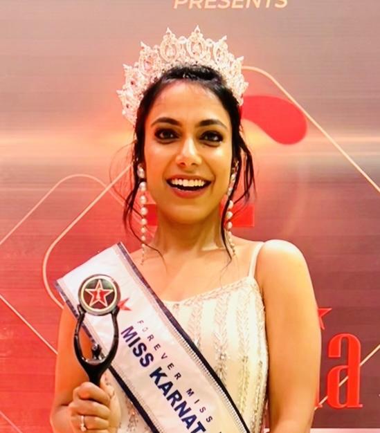 Miss FSIA 2022 Winner Dr Ashwini Baburao Chawan