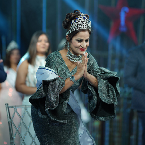 Mrs India 2021 Winner Dimpy Jain