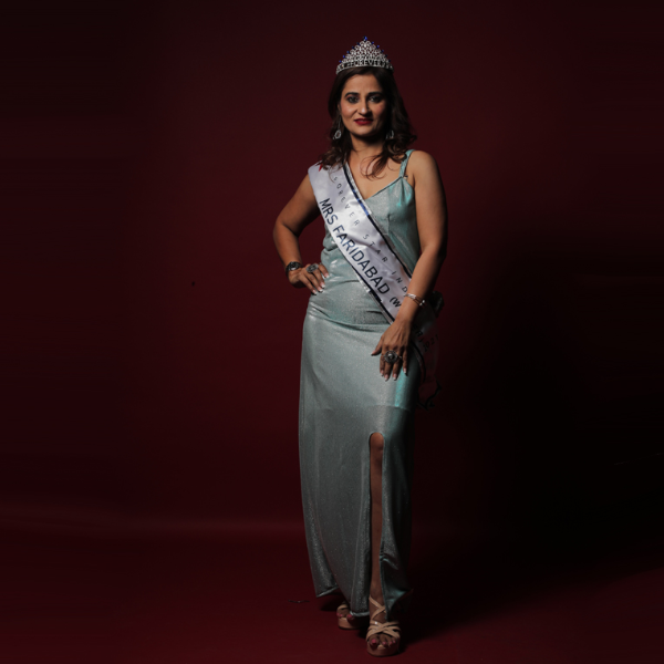 Mrs India 2021 Winner Dimpy Jain