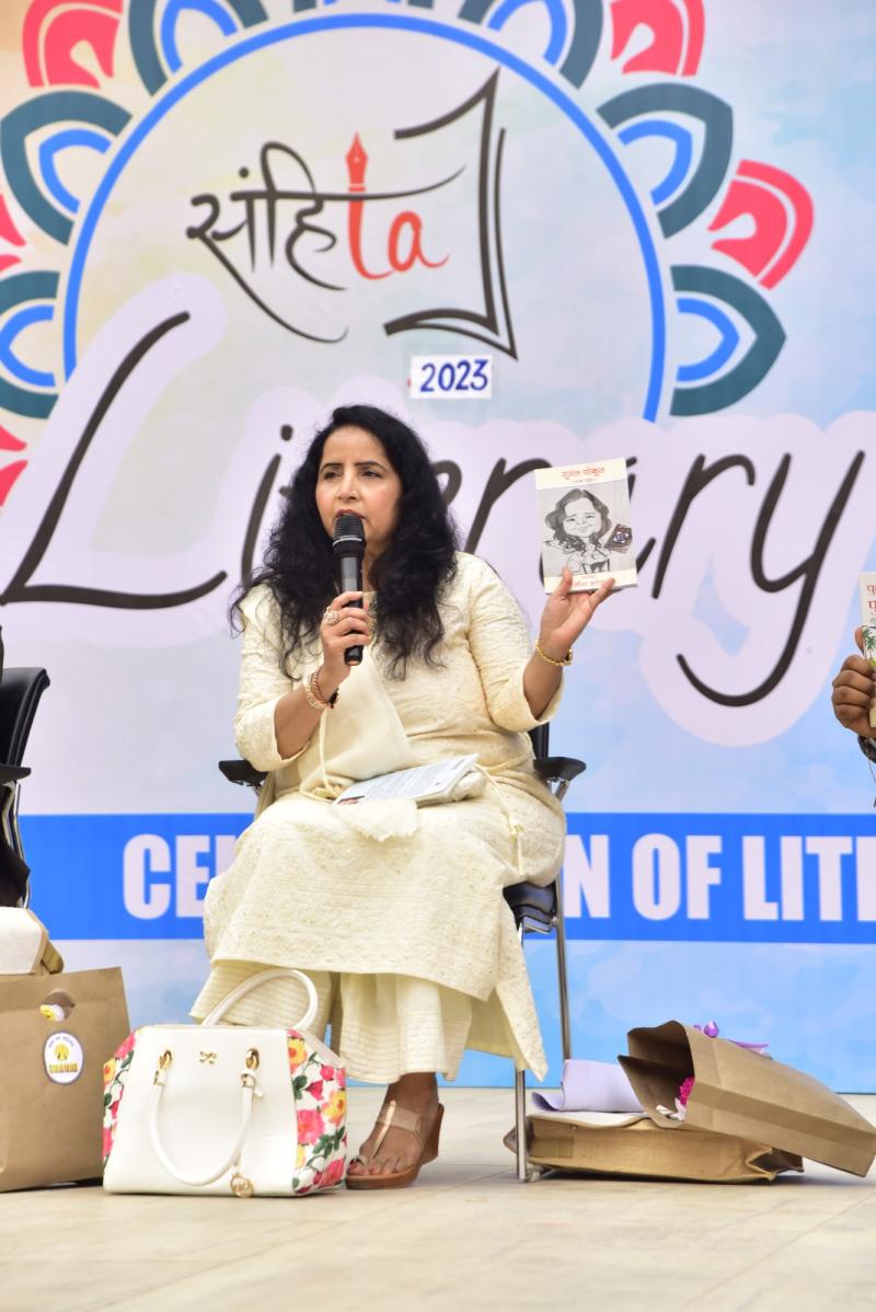 Meena Arora achieved Title of Writer from Nainital | Super Woman 2023 ...