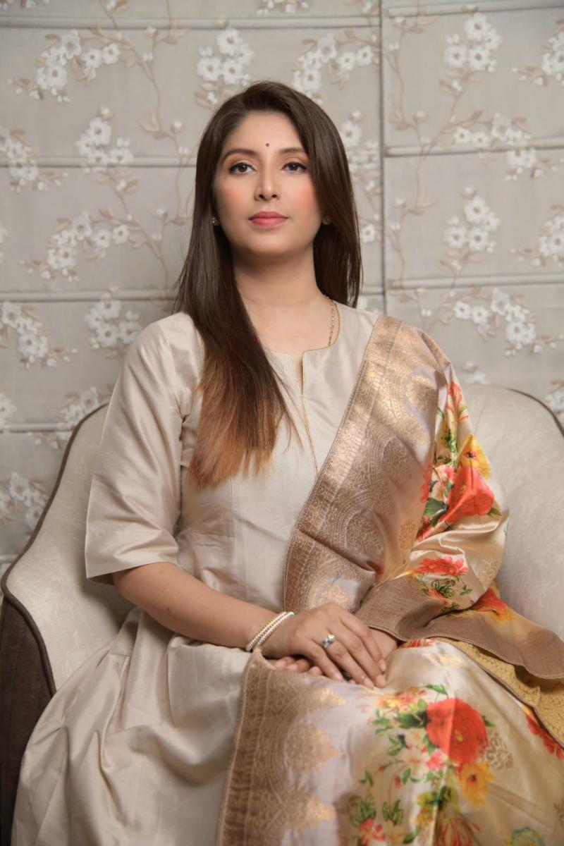 Dr Subhashini Khanna achieved Title of Social Activist from | Super ...